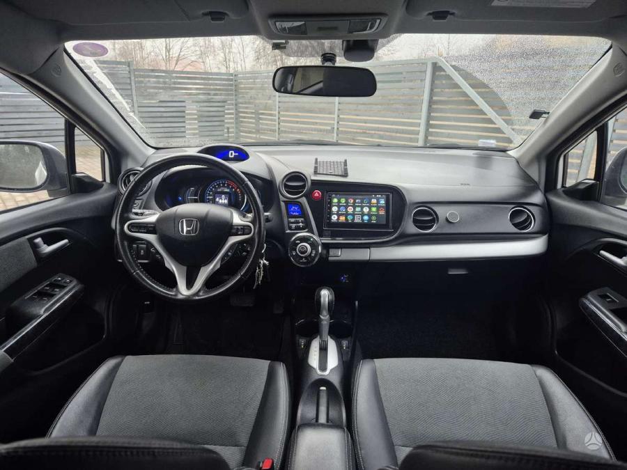 Balts Honda Insight 2013 Viļņa, ar dzinēja tilpumu 1.30 L un nobraukumu 160 tūkst. km par 6000 €, foto 7 vietnē AUTOMOTO.COM.LV