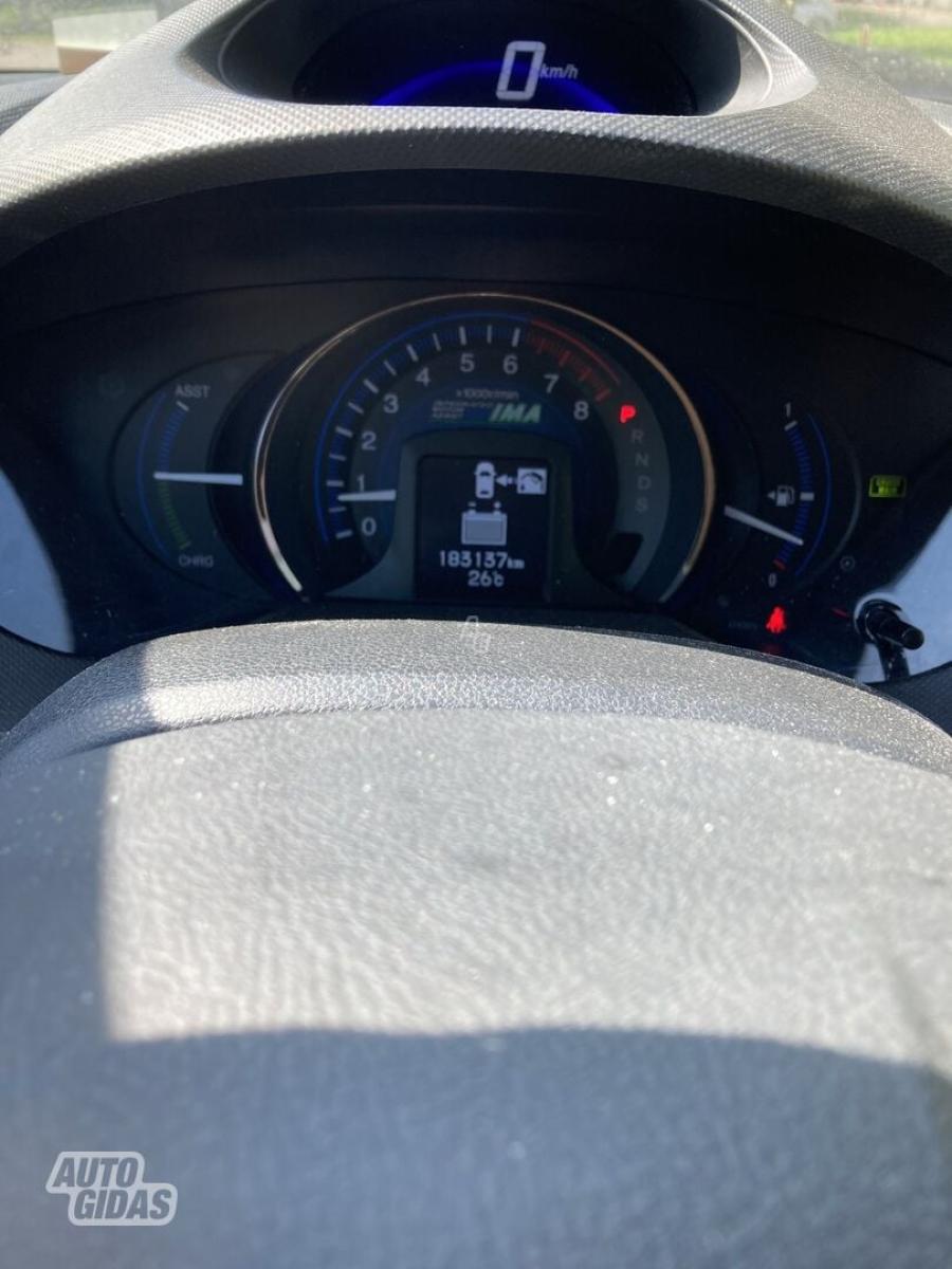Balts Honda Insight 2013 Viļņa, ar dzinēja tilpumu 1.30 L un nobraukumu 181 tūkst. km par 2999 €, foto 11 vietnē AUTOMOTO.COM.LV