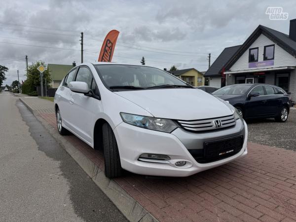 White Honda Insight 2010 in Kaunas, with an engine capacity of 1.30 L and mileage of 206 thousand km for 3999 €, photo 2 on AUTOMOTO.COM.LV