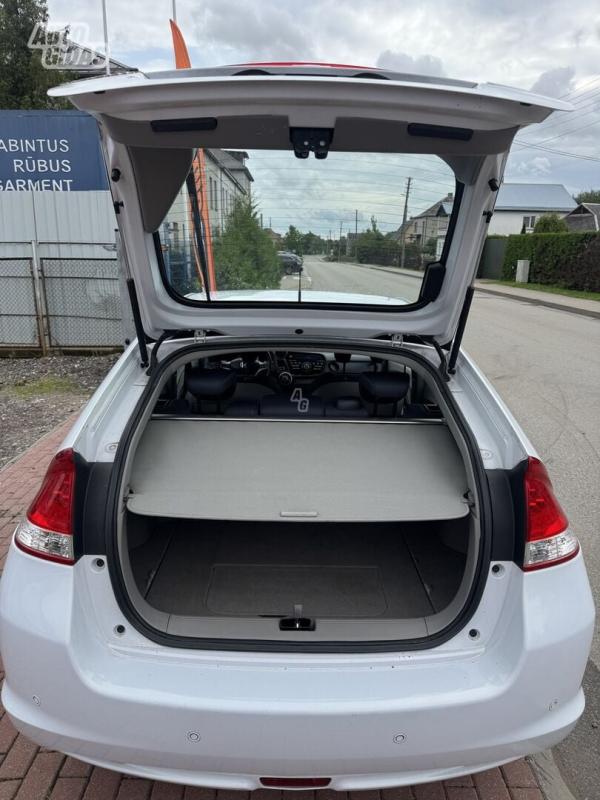 White Honda Insight 2010 in Kaunas, with an engine capacity of 1.30 L and mileage of 206 thousand km for 3999 €, photo 5 on AUTOMOTO.COM.LV