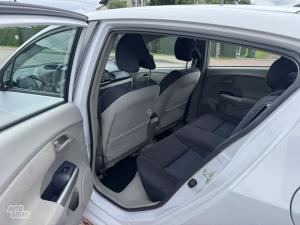 Balts Honda Insight 2010 Kauņa, ar dzinēja tilpumu 1.30 L un nobraukumu 206 tūkst. km par 3999 €, foto 7 vietnē AUTOMOTO.COM.LV