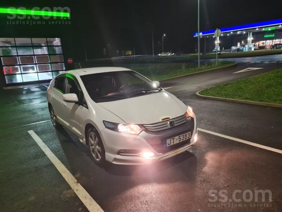 Balts Honda Insight 2009 Rīga, ar dzinēja tilpumu 1.30 L un nobraukumu 333 tūkst. km par 3800 €, foto 1 vietnē AUTOMOTO.COM.LV