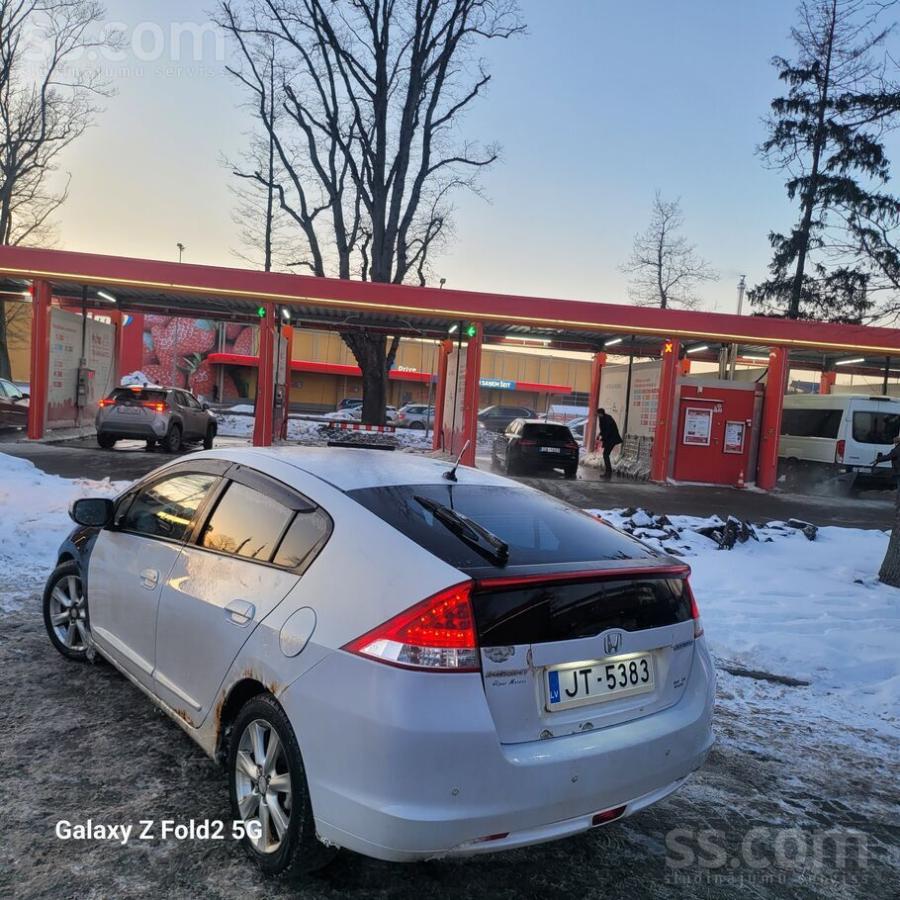 Balts Honda Insight 2009 Rīga, ar dzinēja tilpumu 1.30 L un nobraukumu 330 tūkst. km par 2300 €, foto 8 vietnē AUTOMOTO.COM.LV