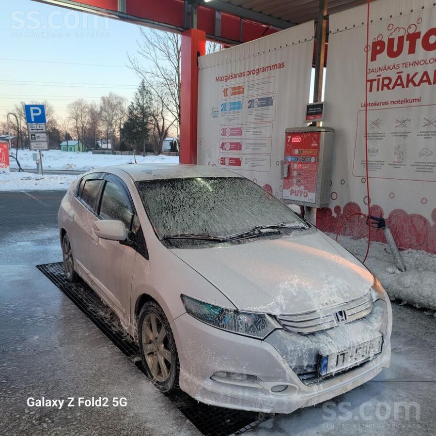 Balts Honda Insight 2009 Rīga, ar dzinēja tilpumu 1.40 L un nobraukumu 345 tūkst. km par 2000 €, foto 8 vietnē AUTOMOTO.COM.LV