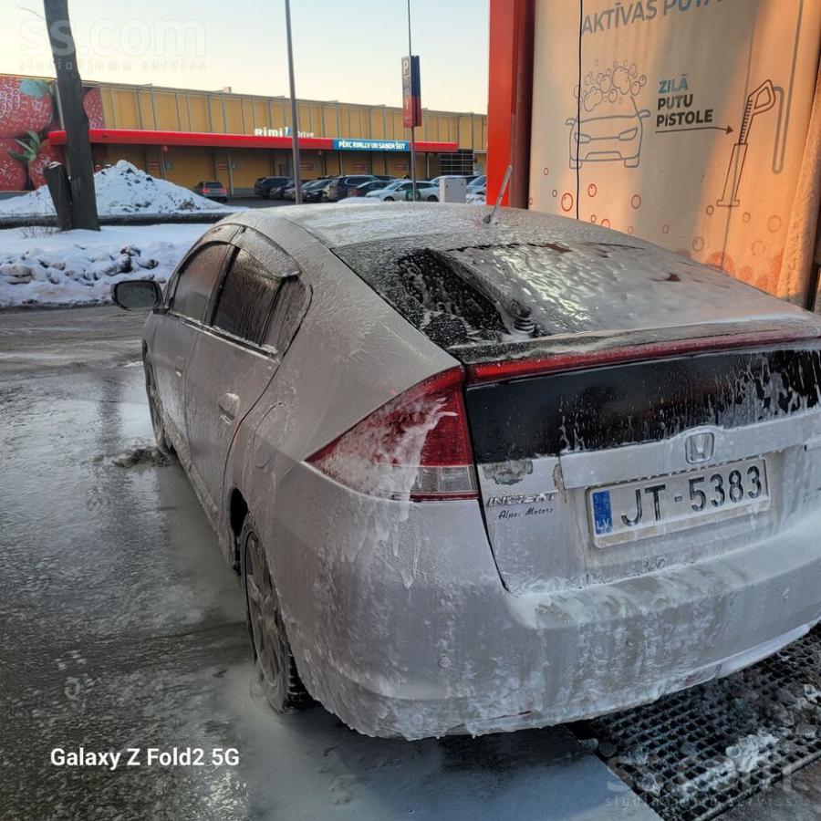 Balts Honda Insight 2009 Rīga, ar dzinēja tilpumu 1.40 L un nobraukumu 345 tūkst. km par 2000 €, foto 9 vietnē AUTOMOTO.COM.LV