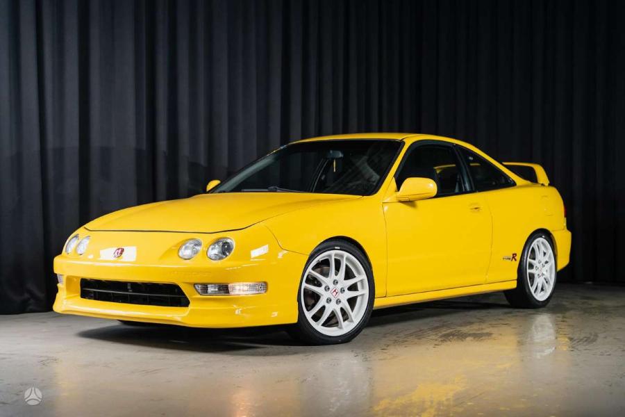 Yellow Honda Integra 2001 in Vilnius, with an engine capacity of 1.80 L and mileage of 60 thousand km for 30000 €, photo 1 on AUTOMOTO.COM.LV