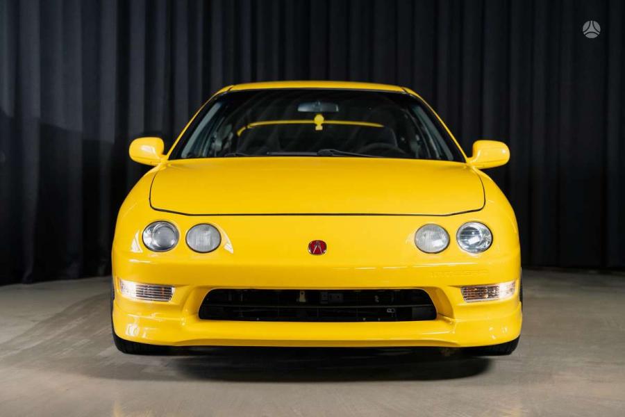 Yellow Honda Integra 2001 in Vilnius, with an engine capacity of 1.80 L and mileage of 60 thousand km for 16950 €, photo 3 on AUTOMOTO.COM.LV