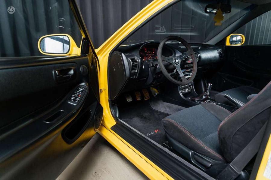 Yellow Honda Integra 2001 in Vilnius, with an engine capacity of 1.80 L and mileage of 60 thousand km for 16950 €, photo 14 on AUTOMOTO.COM.LV