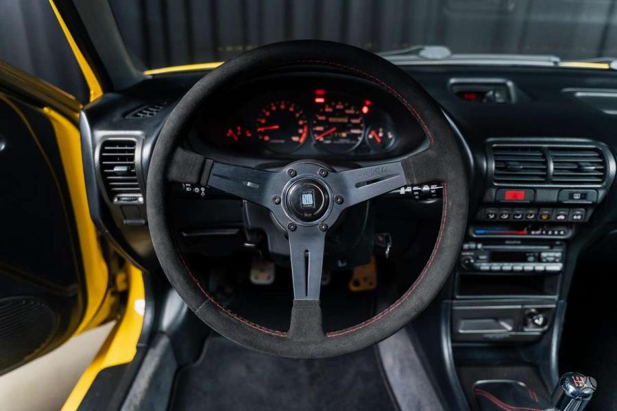 Yellow Honda Integra 2001 in Vilnius, with an engine capacity of 1.80 L and mileage of 60 thousand km for 16950 €, photo 17 on AUTOMOTO.COM.LV