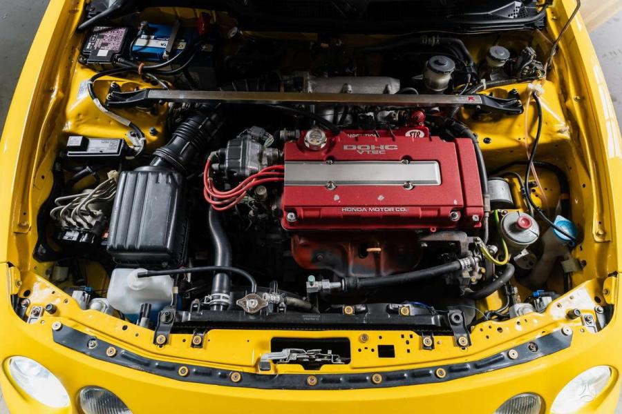 Yellow Honda Integra 2001 in Vilnius, with an engine capacity of 1.80 L and mileage of 60 thousand km for 16950 €, photo 29 on AUTOMOTO.COM.LV