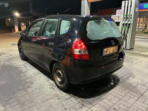 Melns Honda Jazz 2002 Viļņa, ar dzinēja tilpumu 1.30 L un nobraukumu 150 tūkst. km par 1250 €, foto 5 vietnē AUTOMOTO.COM.LV