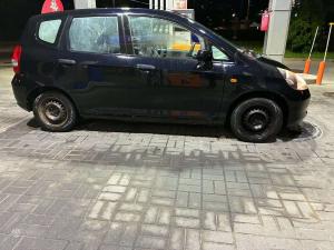 Melns Honda Jazz 2002 Viļņa, ar dzinēja tilpumu 1.30 L un nobraukumu 150 tūkst. km par 1250 €, foto 7 vietnē AUTOMOTO.COM.LV