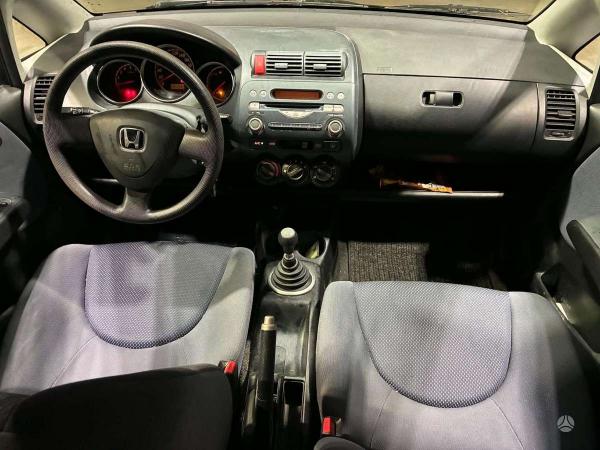 Melns Honda Jazz 2002 Viļņa, ar dzinēja tilpumu 1.30 L un nobraukumu 150 tūkst. km par 1250 €, foto 9 vietnē AUTOMOTO.COM.LV
