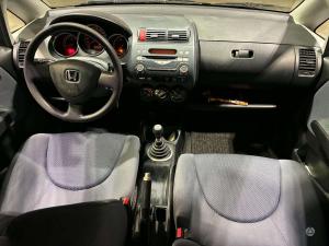 Melns Honda Jazz 2002 Viļņa, ar dzinēja tilpumu 1.30 L un nobraukumu 150 tūkst. km par 1250 €, foto 10 vietnē AUTOMOTO.COM.LV
