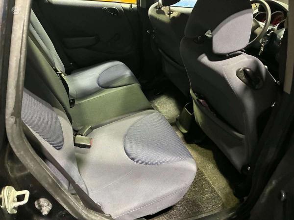 Melns Honda Jazz 2002 Viļņa, ar dzinēja tilpumu 1.30 L un nobraukumu 150 tūkst. km par 1250 €, foto 10 vietnē AUTOMOTO.COM.LV