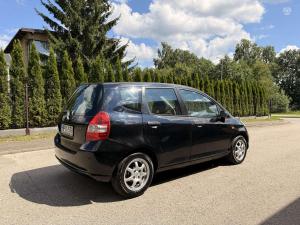 Melns Honda Jazz 2002 Viļņa, ar dzinēja tilpumu 1.30 L un nobraukumu 150 tūkst. km par 1249 €, foto 6 vietnē AUTOMOTO.COM.LV