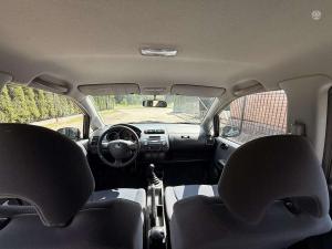 Melns Honda Jazz 2002 Viļņa, ar dzinēja tilpumu 1.30 L un nobraukumu 150 tūkst. km par 1249 €, foto 12 vietnē AUTOMOTO.COM.LV