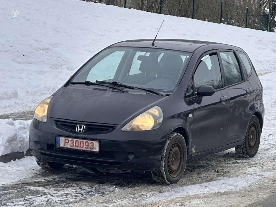 Melns Honda Jazz 2004 Viļņa, ar dzinēja tilpumu 1.34 L un nobraukumu 330 tūkst. km par 950 €, foto 1 vietnē AUTOMOTO.COM.LV
