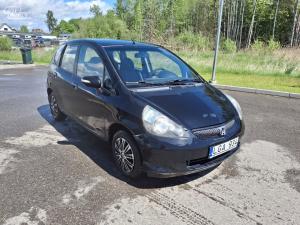 Melns Honda Jazz 2005 Utena, ar dzinēja tilpumu 1.30 L un nobraukumu 226 tūkst. km par 970 €, foto  vietnē AUTOMOTO.COM.LV