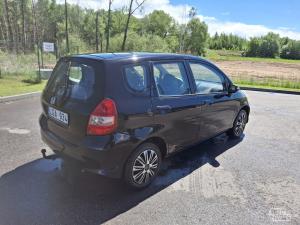 Melns Honda Jazz 2005 Utena, ar dzinēja tilpumu 1.30 L un nobraukumu 226 tūkst. km par 970 €, foto 4 vietnē AUTOMOTO.COM.LV