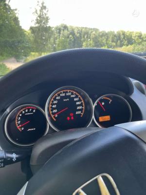 Melns Honda Jazz 2005 Lazdijai, ar dzinēja tilpumu 1.34 L un nobraukumu 168 tūkst. km par 1150 €, foto 3 vietnē AUTOMOTO.COM.LV