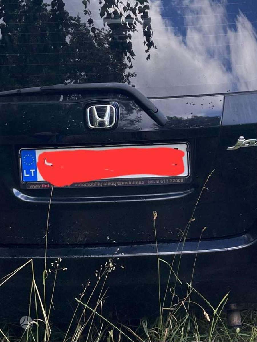 Melns Honda Jazz 2005 Lazdijai, ar dzinēja tilpumu 1.34 L un nobraukumu 168 tūkst. km par 1150 €, foto 6 vietnē AUTOMOTO.COM.LV