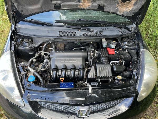 Black Honda Jazz 2005 in Lazdijai, with an engine capacity of 1.34 L and mileage of 168 thousand km for 1150 €, photo 9 on AUTOMOTO.COM.LV