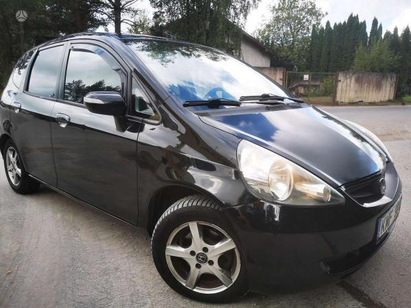 Melns Honda Jazz 2005 Viļņa, ar dzinēja tilpumu 1.30 L un nobraukumu 227 tūkst. km par 2770 €, foto 4 vietnē AUTOMOTO.COM.LV
