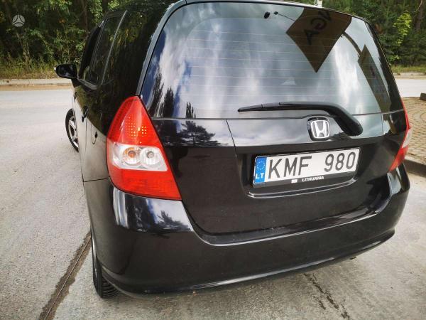 Melns Honda Jazz 2005 Viļņa, ar dzinēja tilpumu 1.30 L un nobraukumu 227 tūkst. km par 2770 €, foto 5 vietnē AUTOMOTO.COM.LV