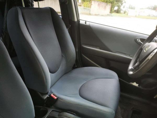 Melns Honda Jazz 2005 Viļņa, ar dzinēja tilpumu 1.30 L un nobraukumu 227 tūkst. km par 2770 €, foto 8 vietnē AUTOMOTO.COM.LV