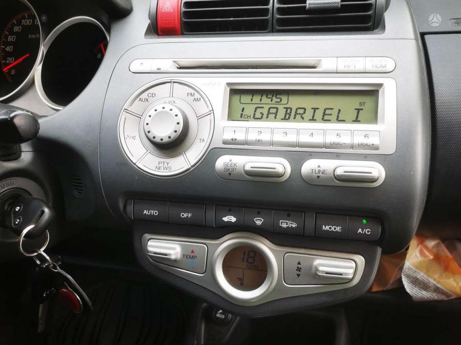 Черный Хонда Джаз 2005 в Вильнюс, объемом двигателя 1.30 л и пробегом 227 тыс. км за 2770 €, фото 12 на AUTOMOTO.COM.LV