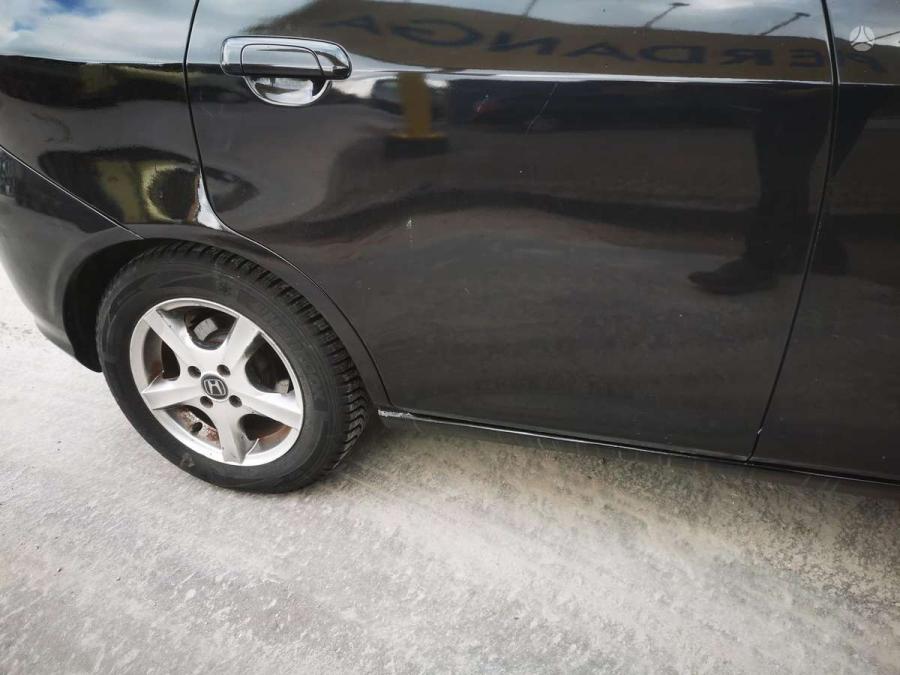 Black Honda Jazz 2005 in Vilnius, with an engine capacity of 1.30 L and mileage of 229 thousand km for 2750 €, photo 10 on AUTOMOTO.COM.LV