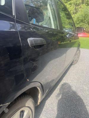 Black Honda Jazz 2005 in Vilnius, with an engine capacity of 1.34 L and mileage of 222 thousand km for 1850 €, photo 19 on AUTOMOTO.COM.LV