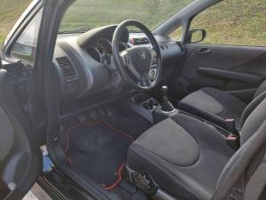 Melns Honda Jazz 2006 Viļņa, ar dzinēja tilpumu 1.40 L un nobraukumu 197 tūkst. km par 2500 €, foto 8 vietnē AUTOMOTO.COM.LV