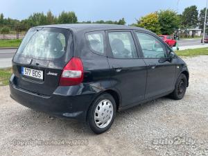 Black Honda Jazz 2006 in Tallinn, with an engine capacity of 1.20 L and mileage of 175 thousand km for 1100 €, photo 4 on AUTOMOTO.COM.LV