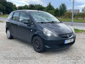 Black Honda Jazz 2006 in Tallinn, with an engine capacity of 1.20 L and mileage of 175 thousand km for 1100 €, photo 5 on AUTOMOTO.COM.LV