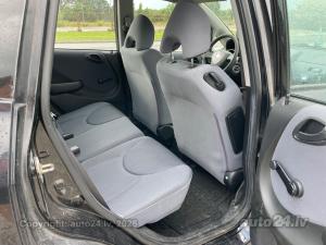 Black Honda Jazz 2006 in Tallinn, with an engine capacity of 1.20 L and mileage of 175 thousand km for 1100 €, photo 6 on AUTOMOTO.COM.LV