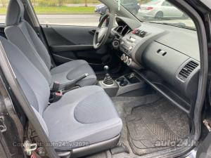 Black Honda Jazz 2006 in Tallinn, with an engine capacity of 1.20 L and mileage of 175 thousand km for 1100 €, photo 9 on AUTOMOTO.COM.LV