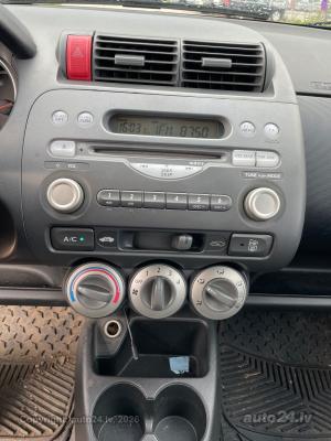 Black Honda Jazz 2006 in Tallinn, with an engine capacity of 1.20 L and mileage of 175 thousand km for 1100 €, photo 11 on AUTOMOTO.COM.LV