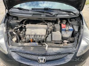 Black Honda Jazz 2006 in Tallinn, with an engine capacity of 1.20 L and mileage of 175 thousand km for 1100 €, photo 12 on AUTOMOTO.COM.LV