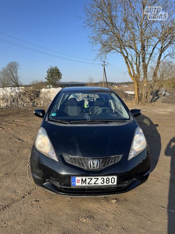 Melns Honda Jazz 2009 Viļņa, ar dzinēja tilpumu 1.30 L un nobraukumu 205 tūkst. km par 2300 €, foto 3 vietnē AUTOMOTO.COM.LV