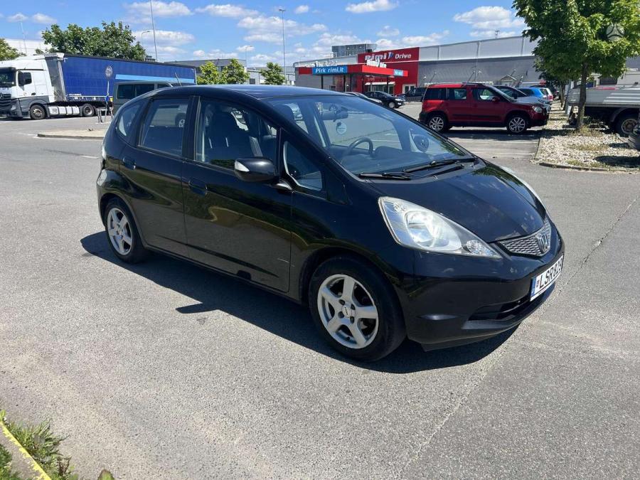 Melns Honda Jazz 2009 Viļņa, ar dzinēja tilpumu 1.34 L un nobraukumu 222 tūkst. km par 2450 €, foto 4 vietnē AUTOMOTO.COM.LV