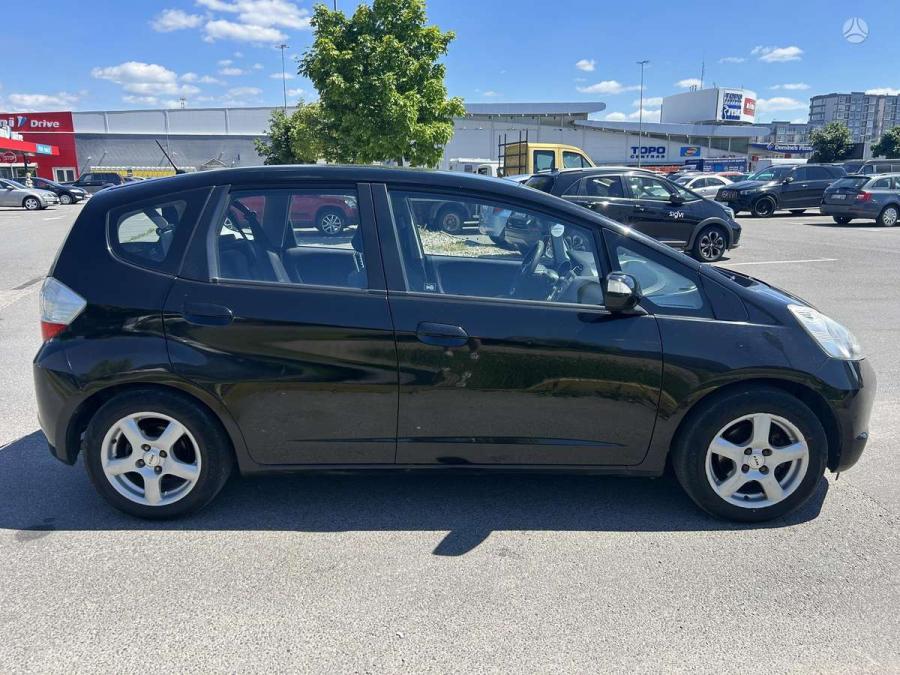 Melns Honda Jazz 2009 Viļņa, ar dzinēja tilpumu 1.34 L un nobraukumu 222 tūkst. km par 2450 €, foto 5 vietnē AUTOMOTO.COM.LV