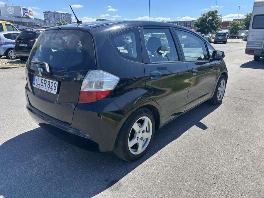 Melns Honda Jazz 2009 Viļņa, ar dzinēja tilpumu 1.34 L un nobraukumu 222 tūkst. km par 2450 €, foto 6 vietnē AUTOMOTO.COM.LV