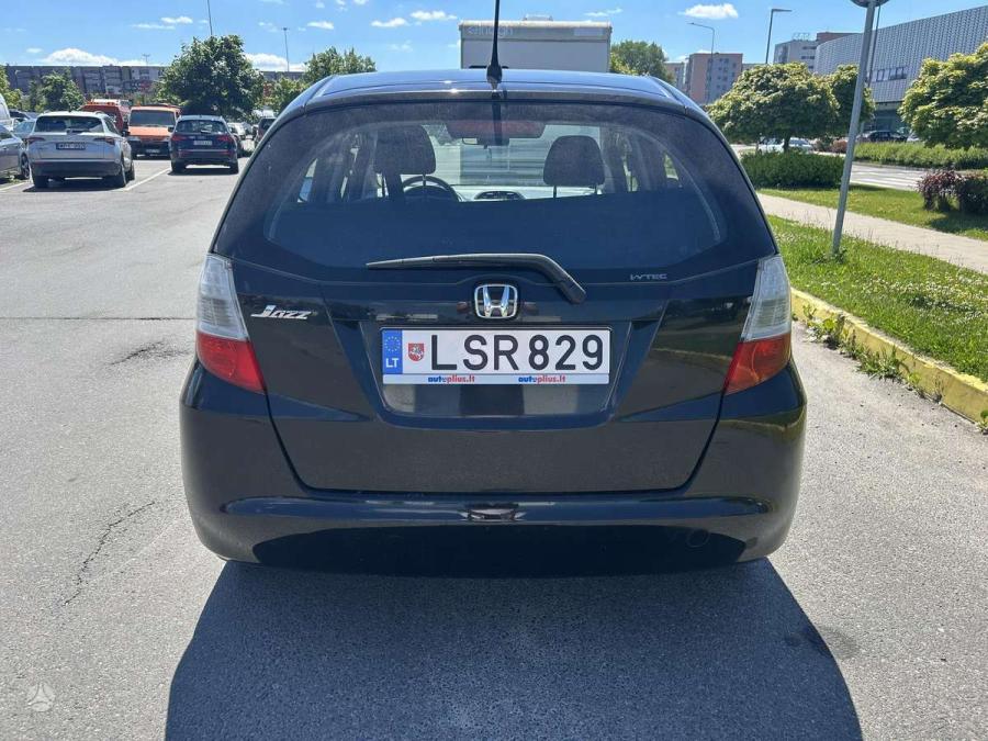 Melns Honda Jazz 2009 Viļņa, ar dzinēja tilpumu 1.34 L un nobraukumu 222 tūkst. km par 2450 €, foto 7 vietnē AUTOMOTO.COM.LV