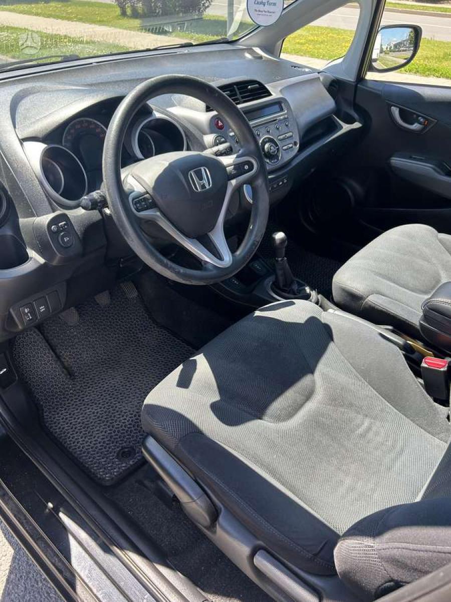 Melns Honda Jazz 2009 Viļņa, ar dzinēja tilpumu 1.34 L un nobraukumu 222 tūkst. km par 2450 €, foto 14 vietnē AUTOMOTO.COM.LV