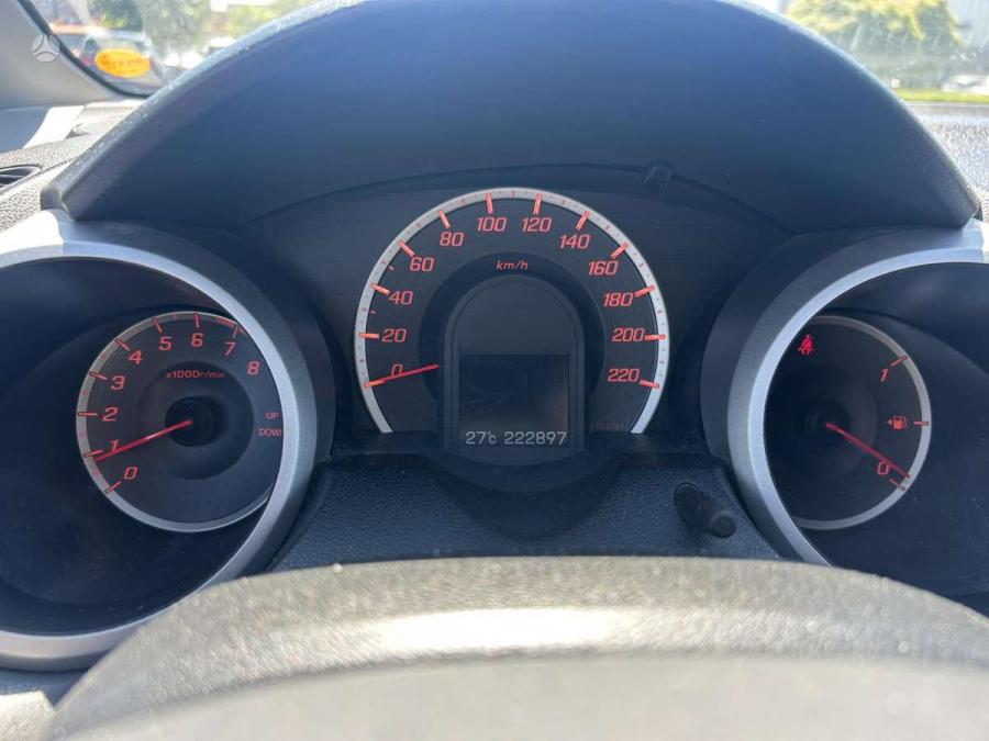 Melns Honda Jazz 2009 Viļņa, ar dzinēja tilpumu 1.34 L un nobraukumu 222 tūkst. km par 2450 €, foto 16 vietnē AUTOMOTO.COM.LV