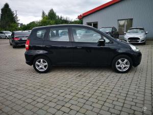 Black Honda Jazz 2009 in Radviliskis, with an engine capacity of 1.34 L and mileage of 199 thousand km for 2450 €, photo 6 on AUTOMOTO.COM.LV
