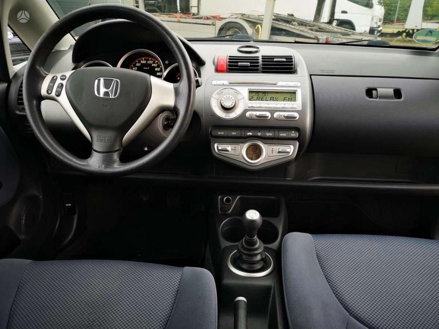 Black Honda Jazz 2009 in Radviliskis, with an engine capacity of 1.34 L and mileage of 199 thousand km for 2450 €, photo 8 on AUTOMOTO.COM.LV