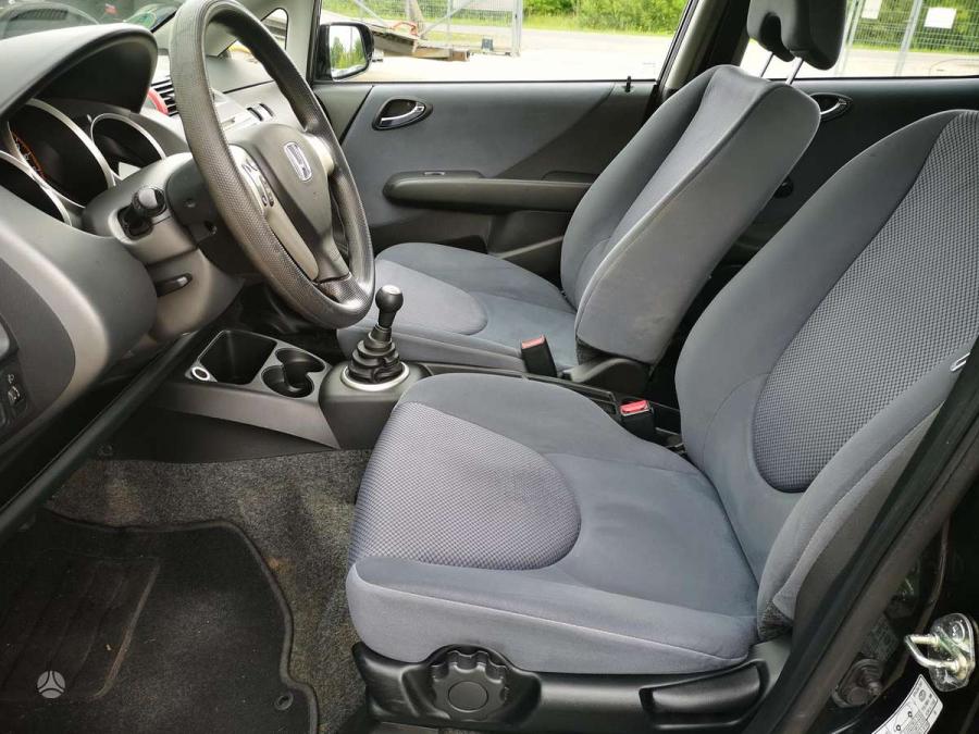 Black Honda Jazz 2009 in Radviliskis, with an engine capacity of 1.34 L and mileage of 199 thousand km for 2450 €, photo 10 on AUTOMOTO.COM.LV